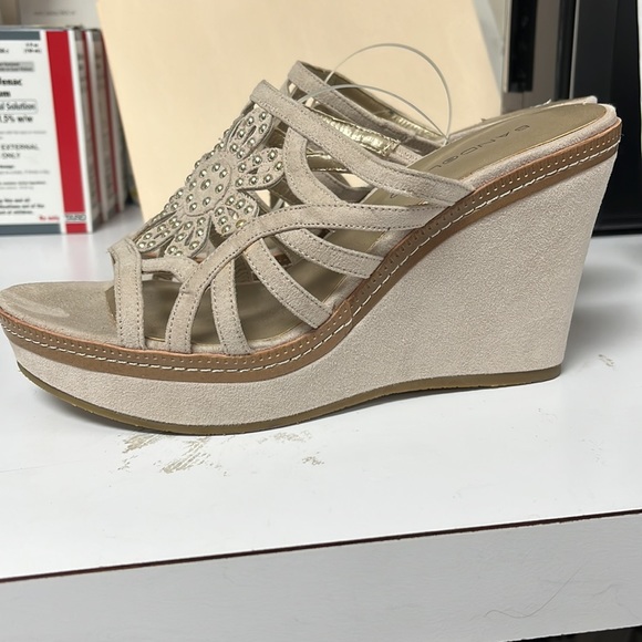 Bandolino | Shoes | Suede Light Pink Platform Sandals | Poshmark